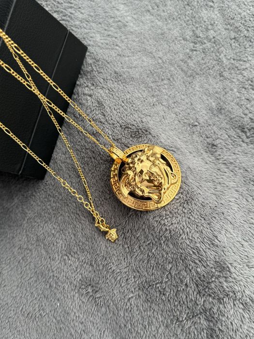 Versace Versace medusa head logo gold medallion necklace | Grailed