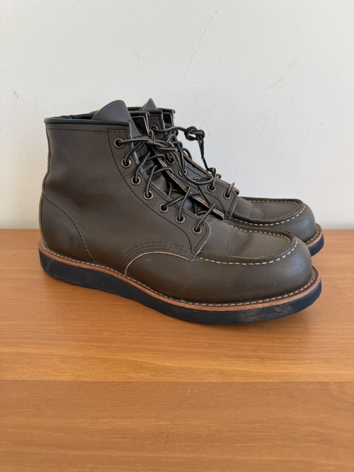 Red Wing 6" Classic Work Moc 8828 Alpine Portage Leather US 9D | Grailed