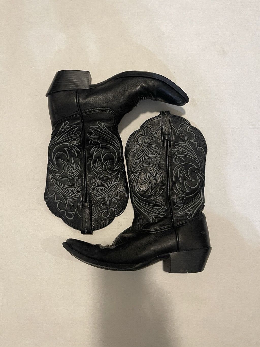 Ariat Ariat Black Heritage Cowboy Boots Size 7.5 D Classic Western ...