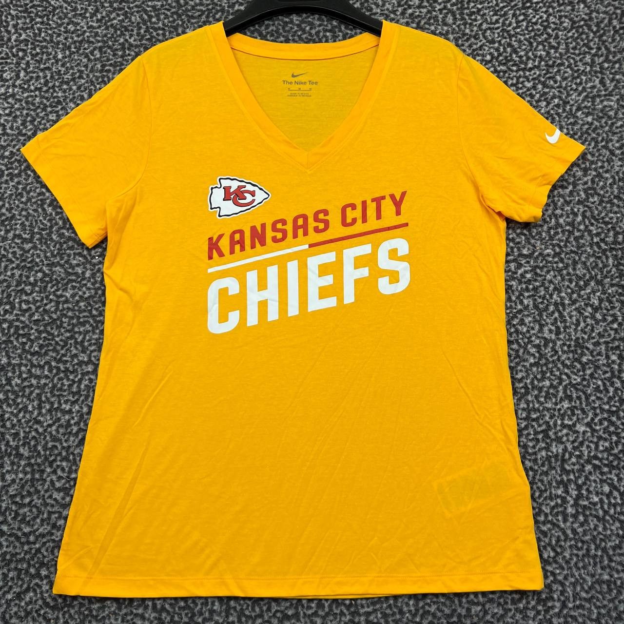 Nike Nike Shirt Women Medium Kansas City Chiefs NFL New M | Grailed