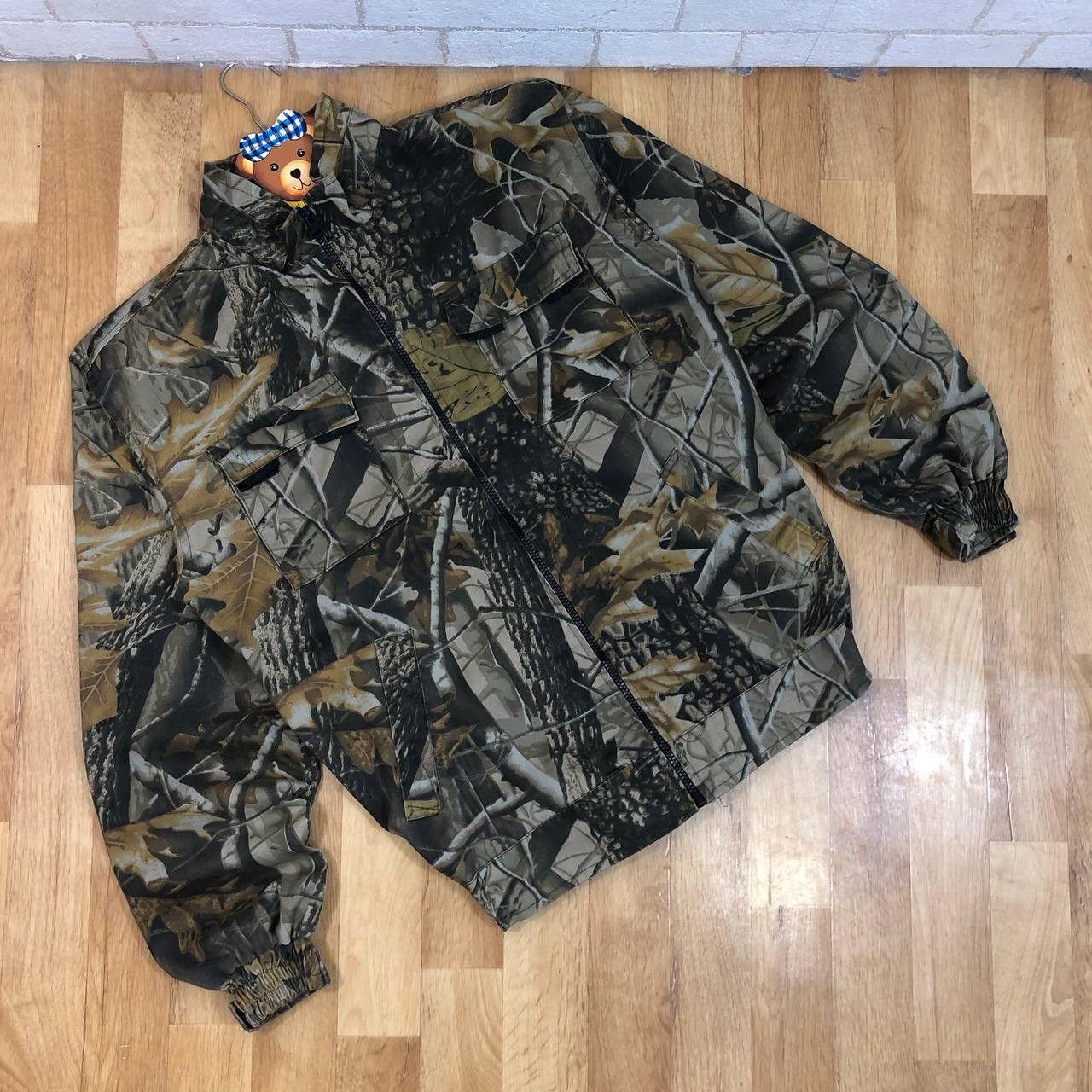 Animal Tee × Avant Garde × Streetwear Vintage REALTREE Fullprint Wolf ...