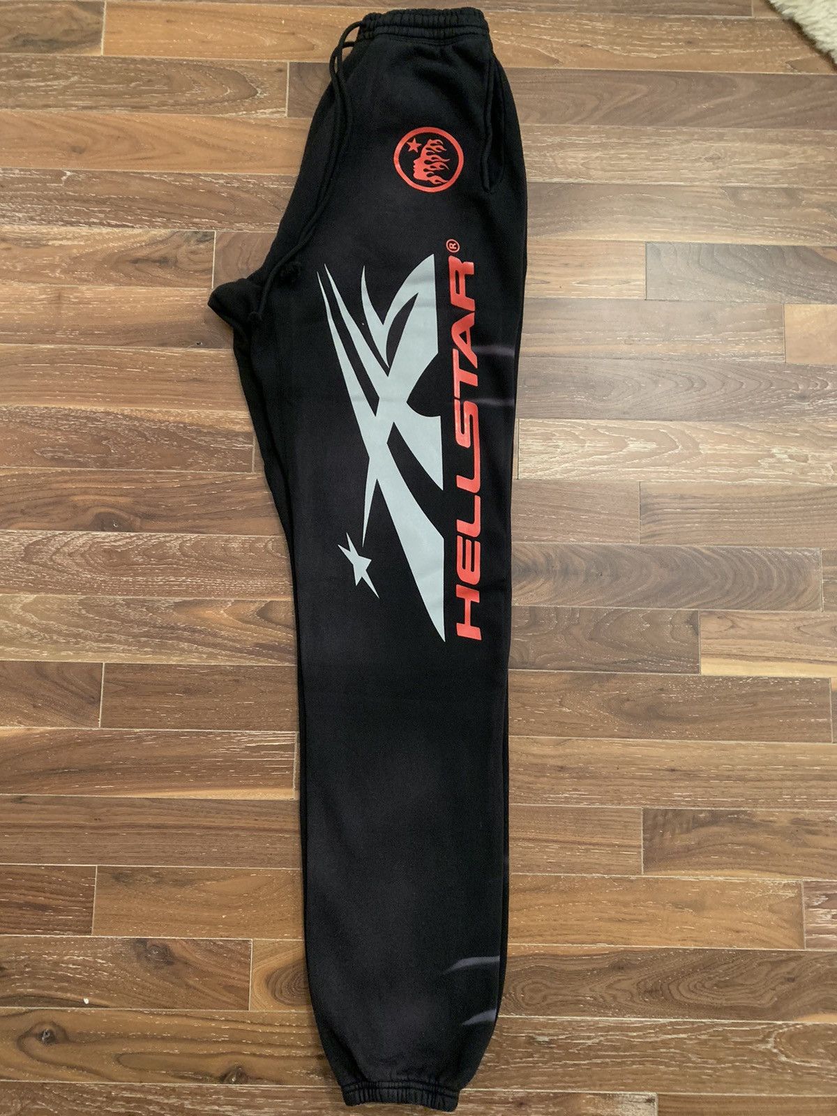 HELLSTAR Hellstar Airbrushed Skull Sweatpants L | Grailed
