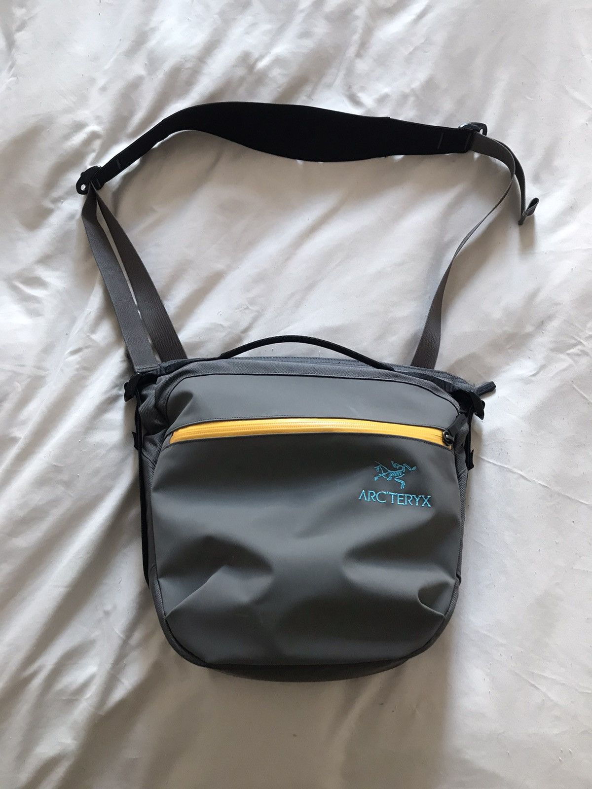 Arc'teryx × Beams Plus Arc’teryx Beams Arro 8 Shoulder Bag | Grailed