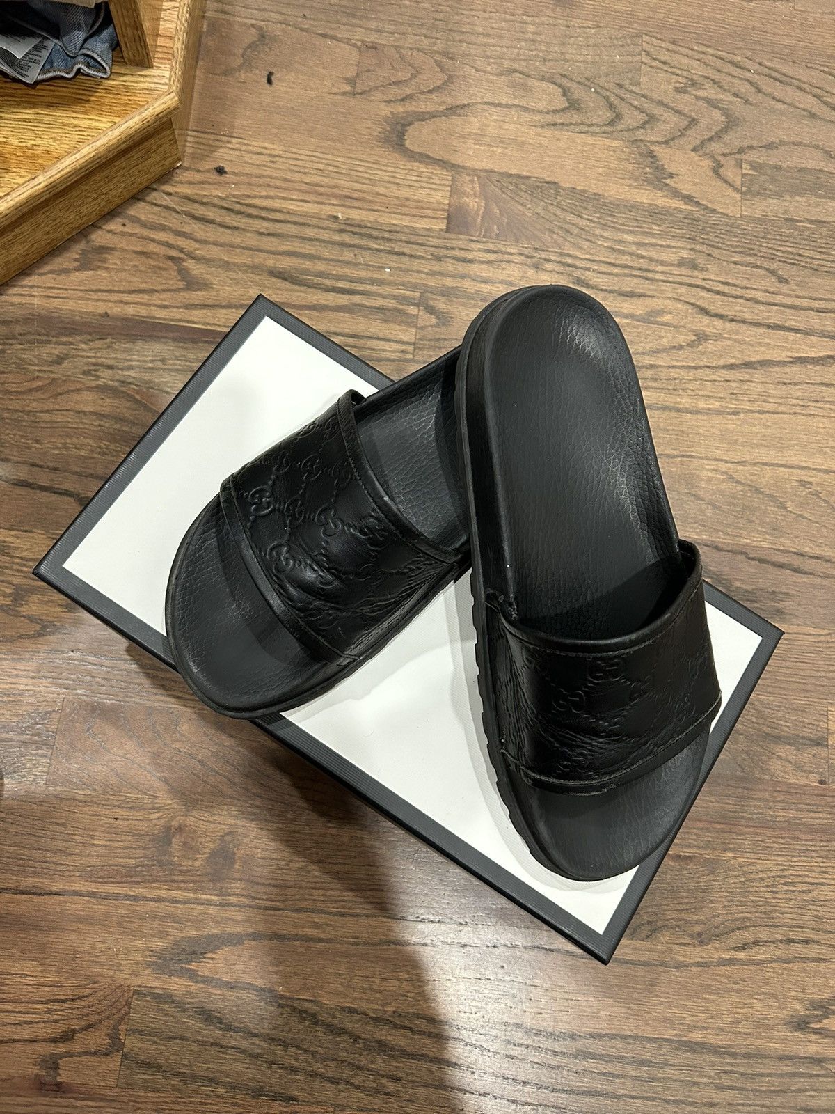 Gucci gucci slides | Grailed