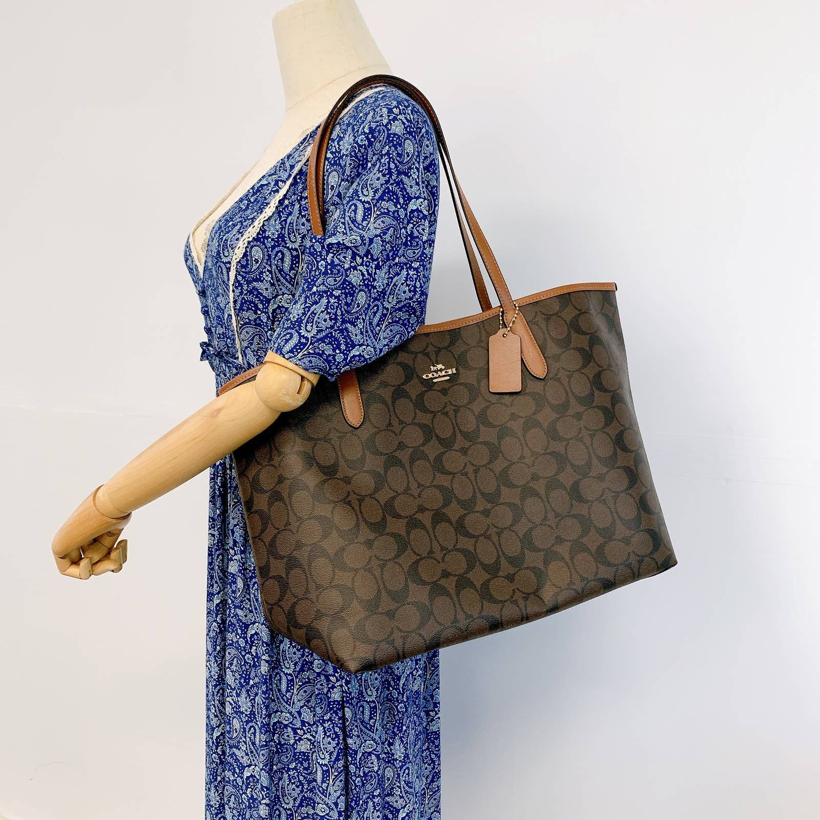 Coach Coach 5696 City Tote In Signature Canvas IN Brown Redwood | Grailed