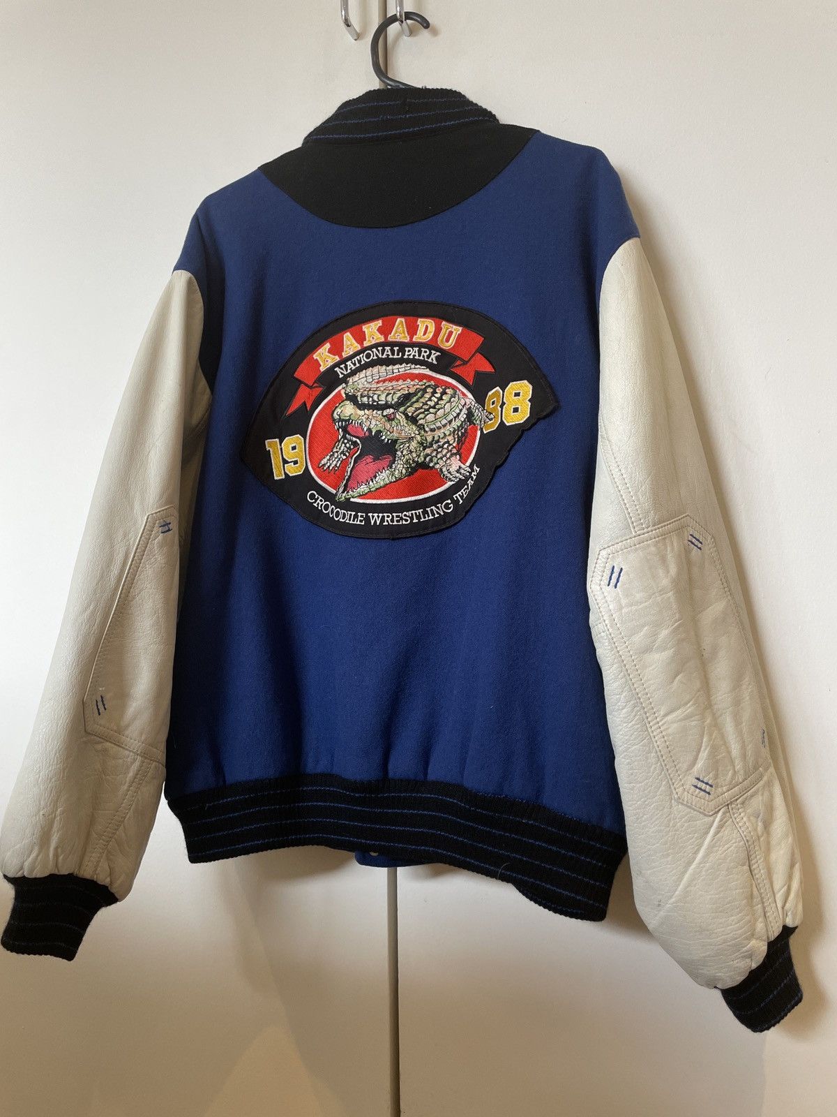 Classics Australia × Streetwear × Vintage Vintage 1988 Embroidered ...