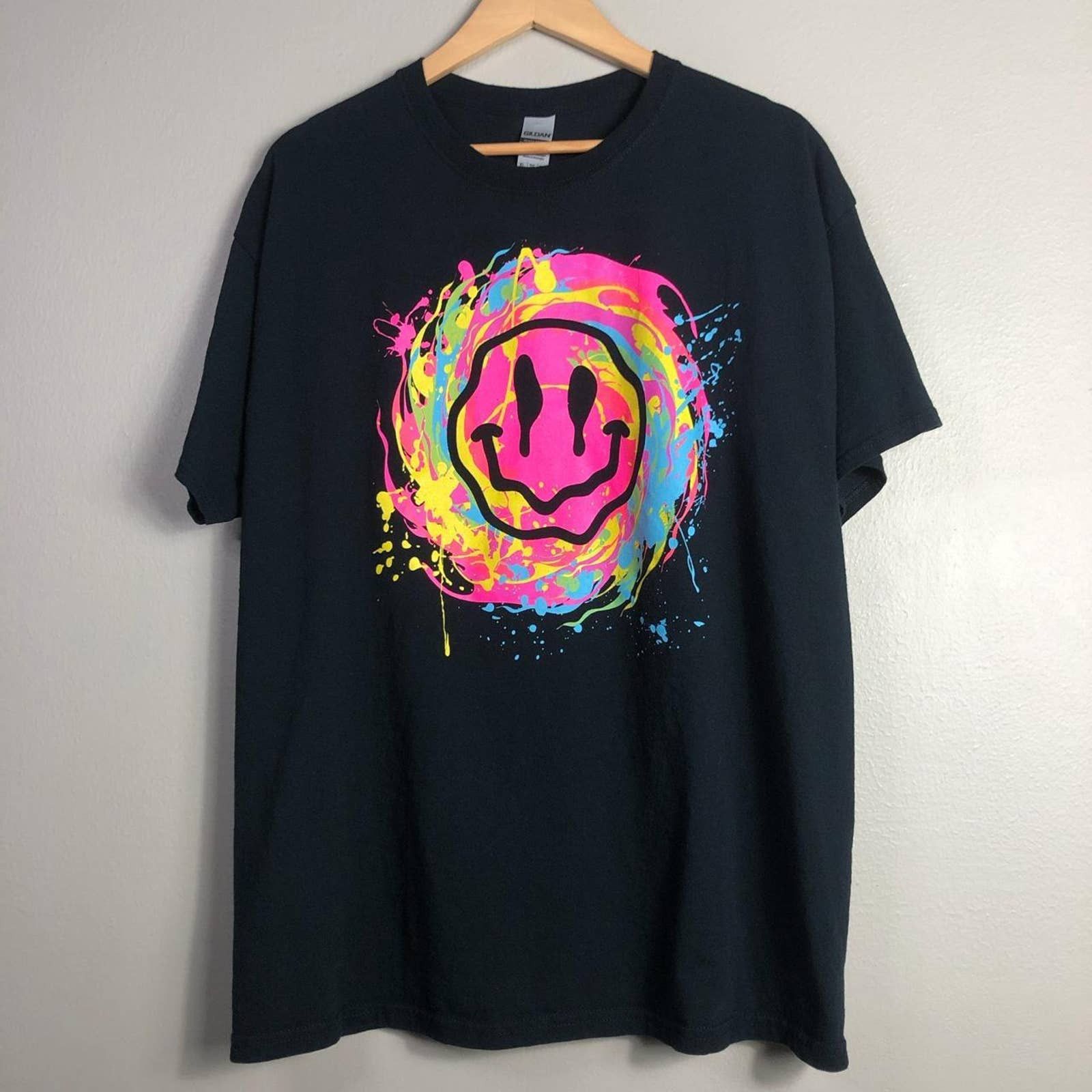 Gildan Drippy Smiley Face Graffiti XL Black Rainbow Nirvana XL | Grailed