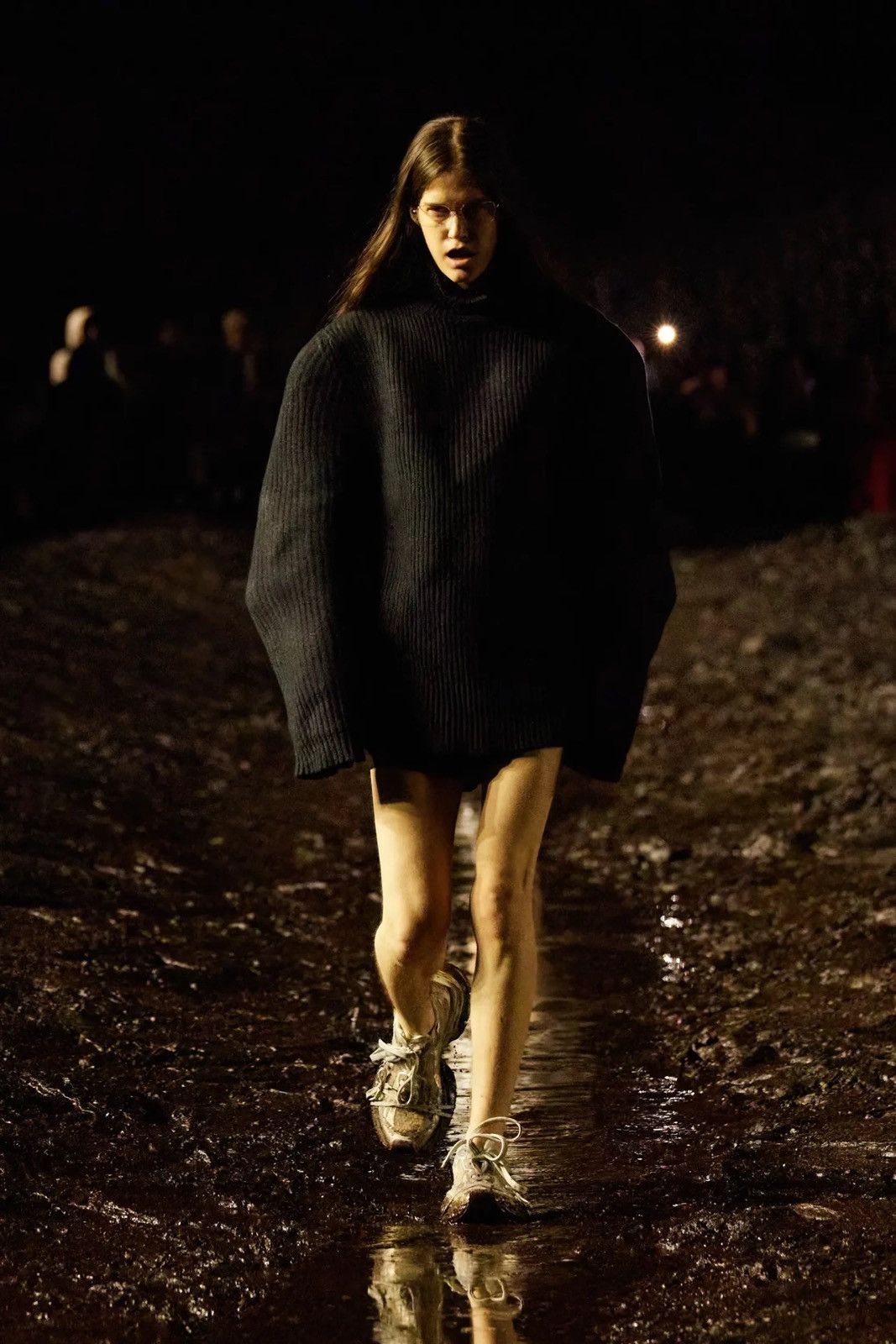 Balenciaga Balenciaga Summer 23' "Mud Show" Short Shorts RUNWAY LOOK 4 ...