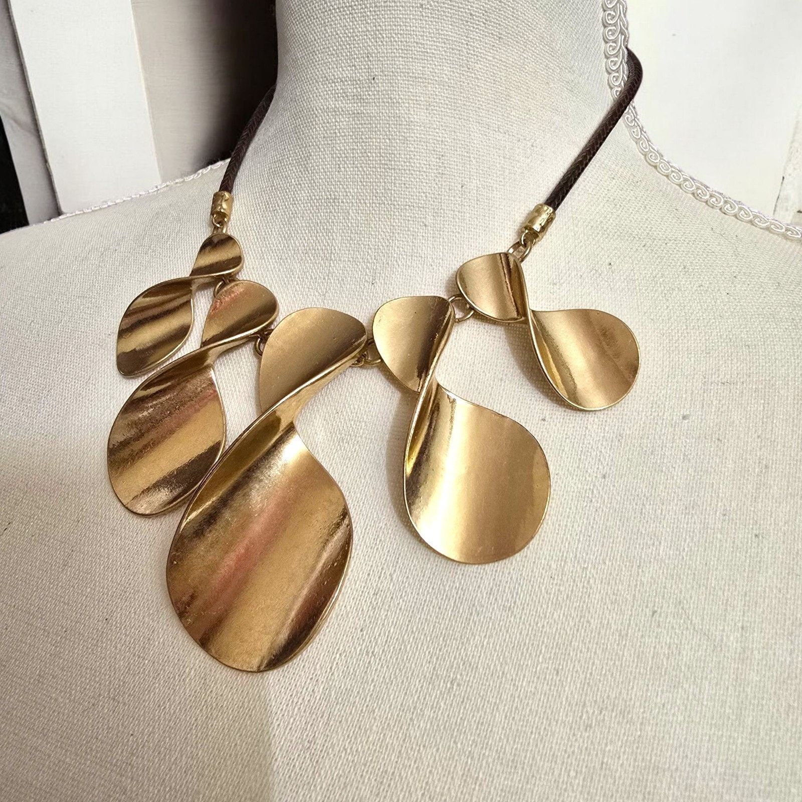 Humor Chunky Twisted Links Necklace Signed 1945 Brown Cord | Grailed