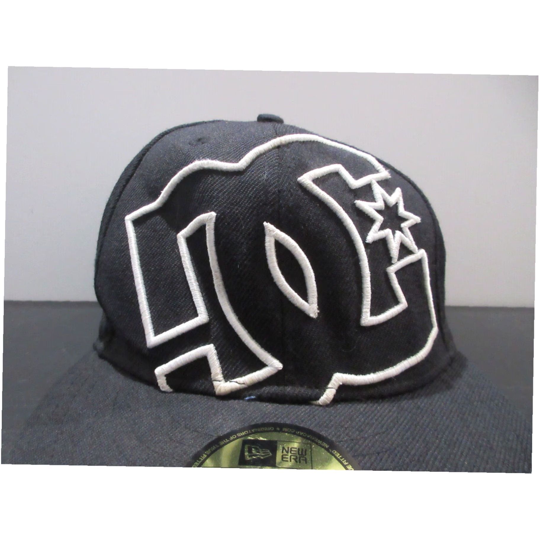 Vintage DC Shoes Hat Cap Fitted Mens 7 3/8 Black New Era Skater ...