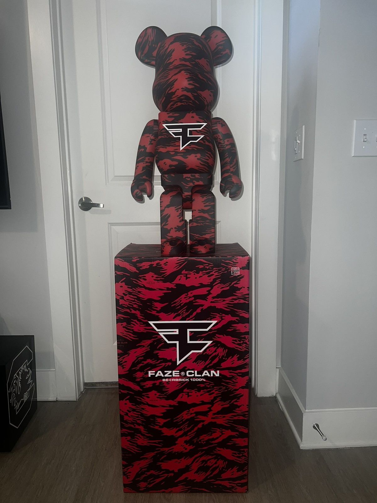 Faze × Medicom Bearbrick × Medicom Toy FaZe Clan 1000% BearBrick Red ...