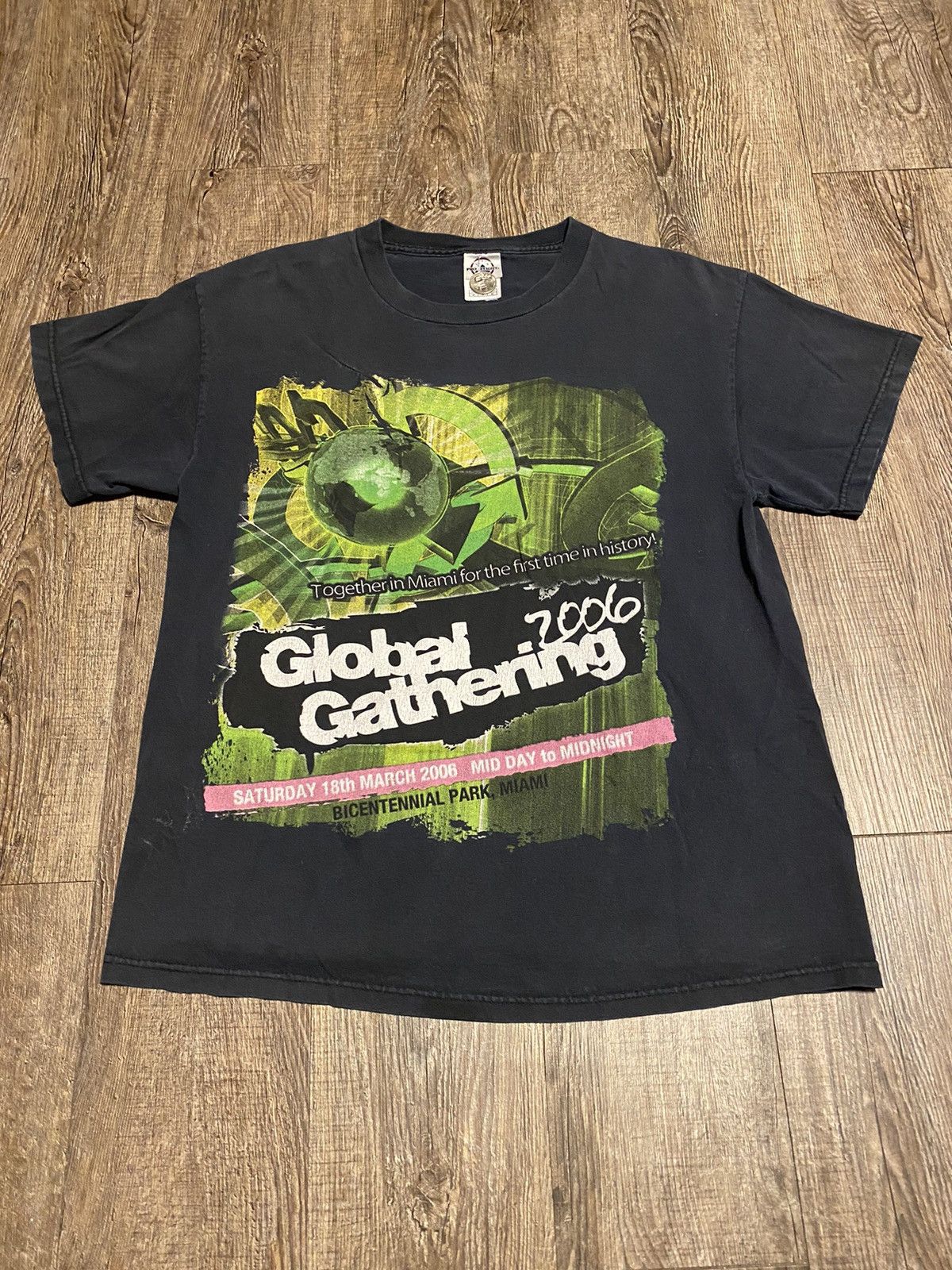 Band Tees × Rock Band × Vintage vintage 2000s band tee global gathering ...