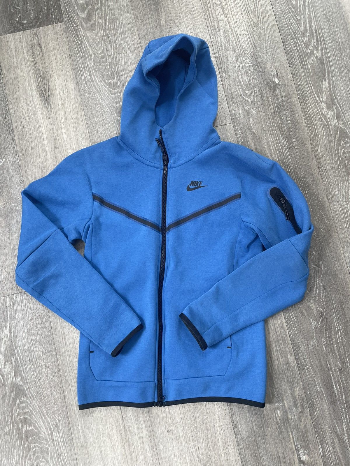 Nike Signal blue nike tech | Grailed