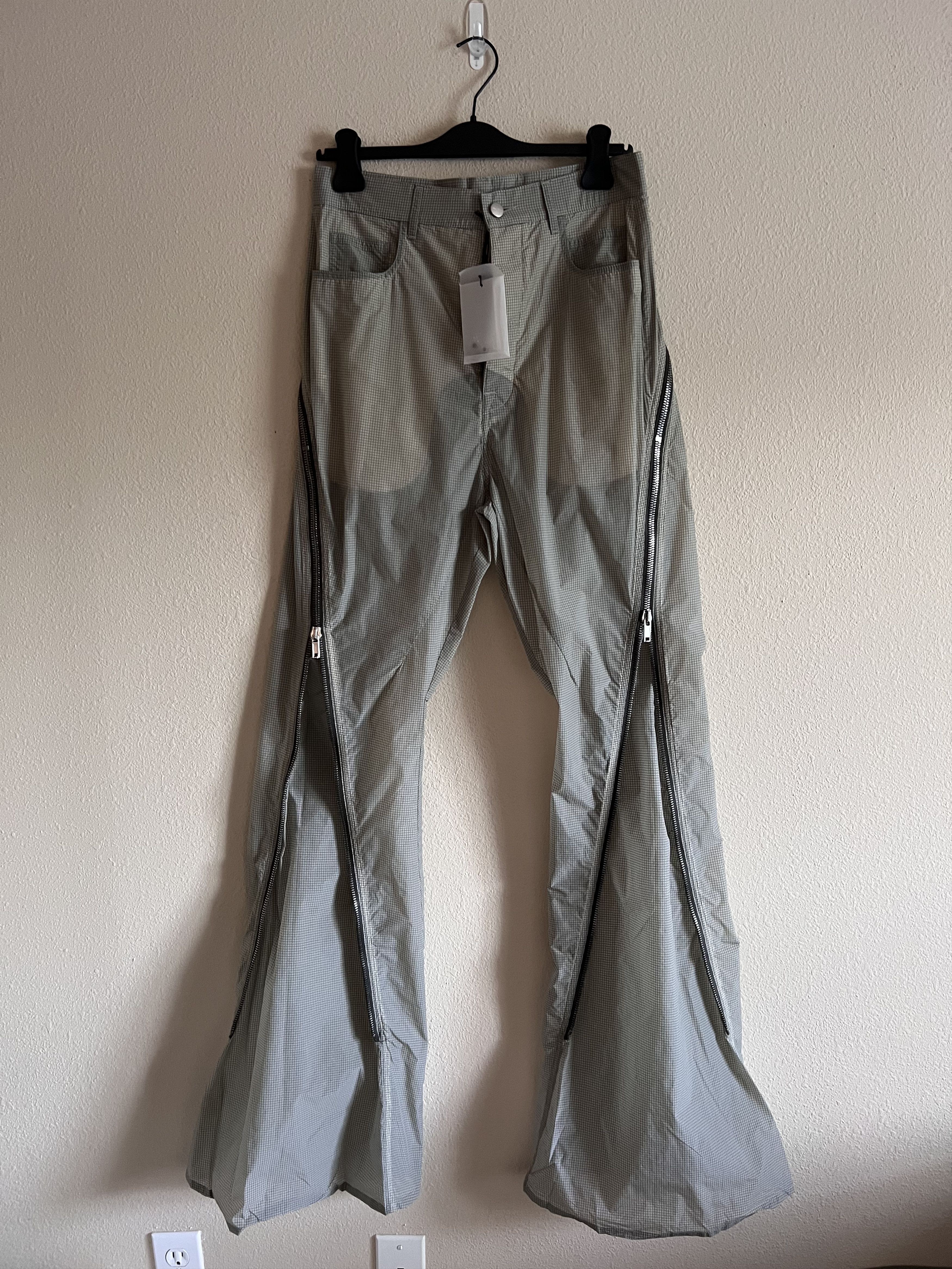 Rick Owens Rick Owens Bolan Banana Nylon Ripstop Pants in Pearl | Grailed