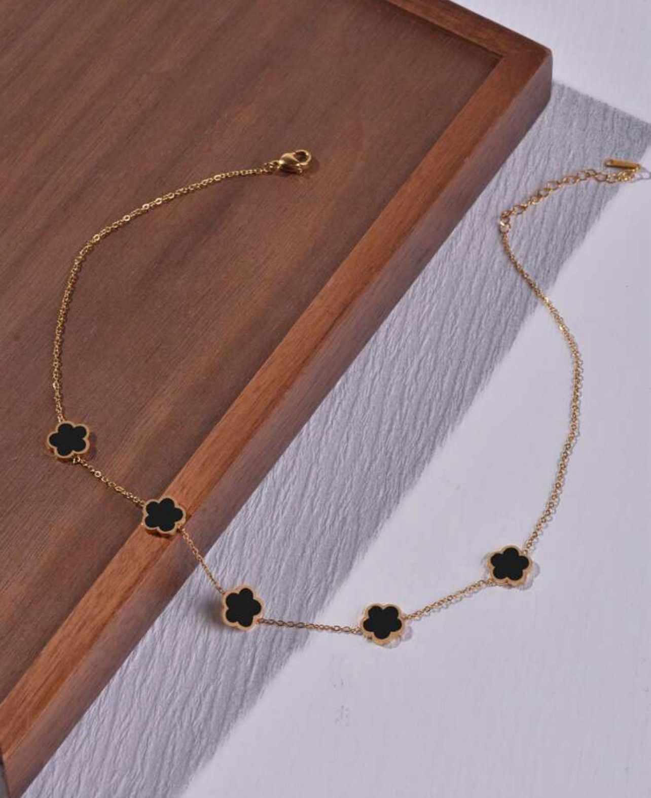 Japanese Brand × Streetwear × Vintage Black and Gold Clover Chain ...