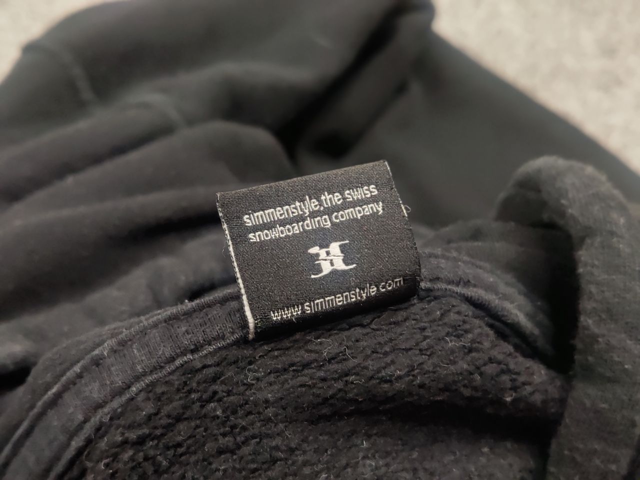 Alien Workshop Vintage Simmen Style alien workshop skate girl logo ...