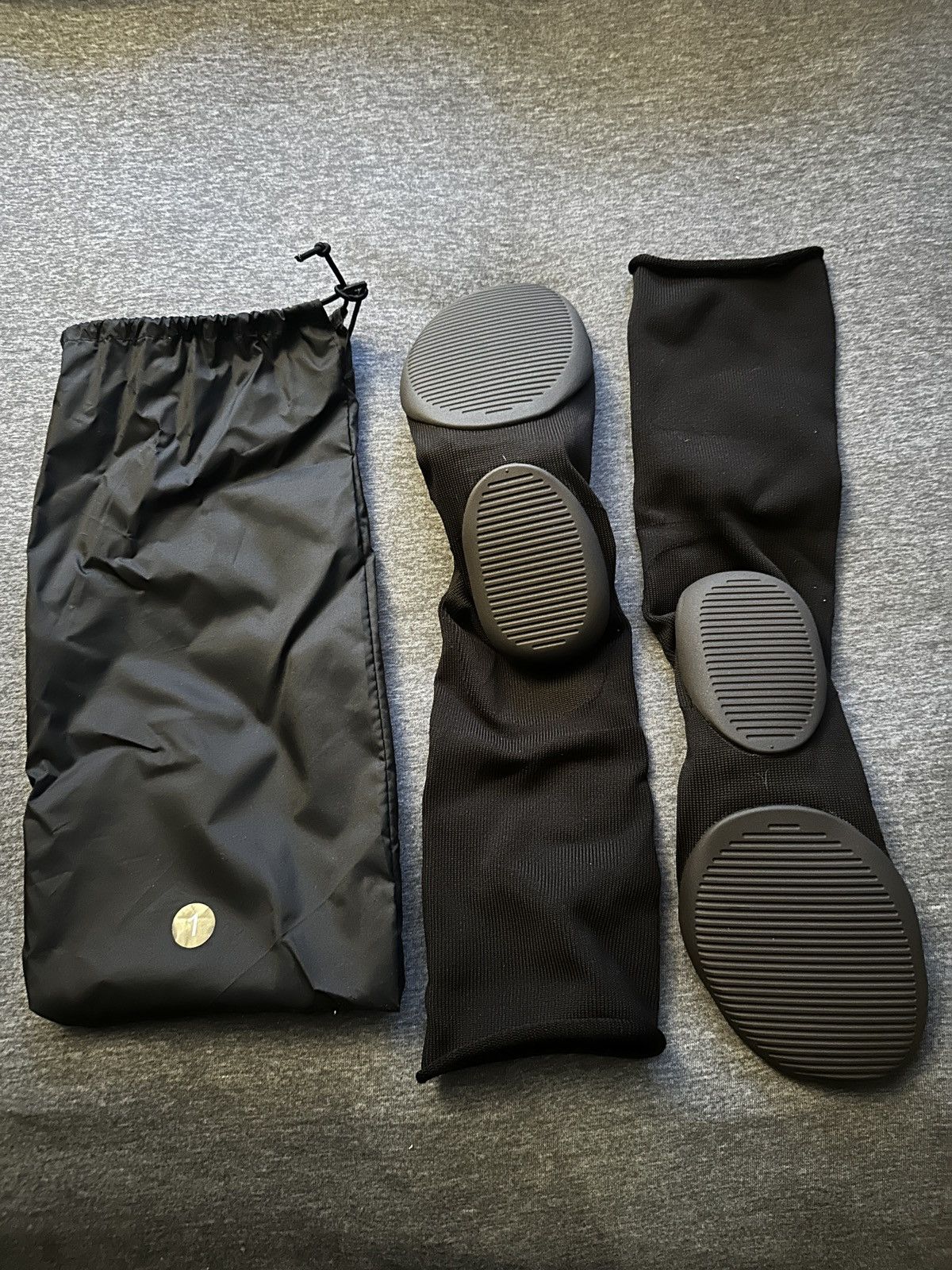 Kanye West × Other × Streetwear YEEZY YZY PODS SIZE 1 | Grailed