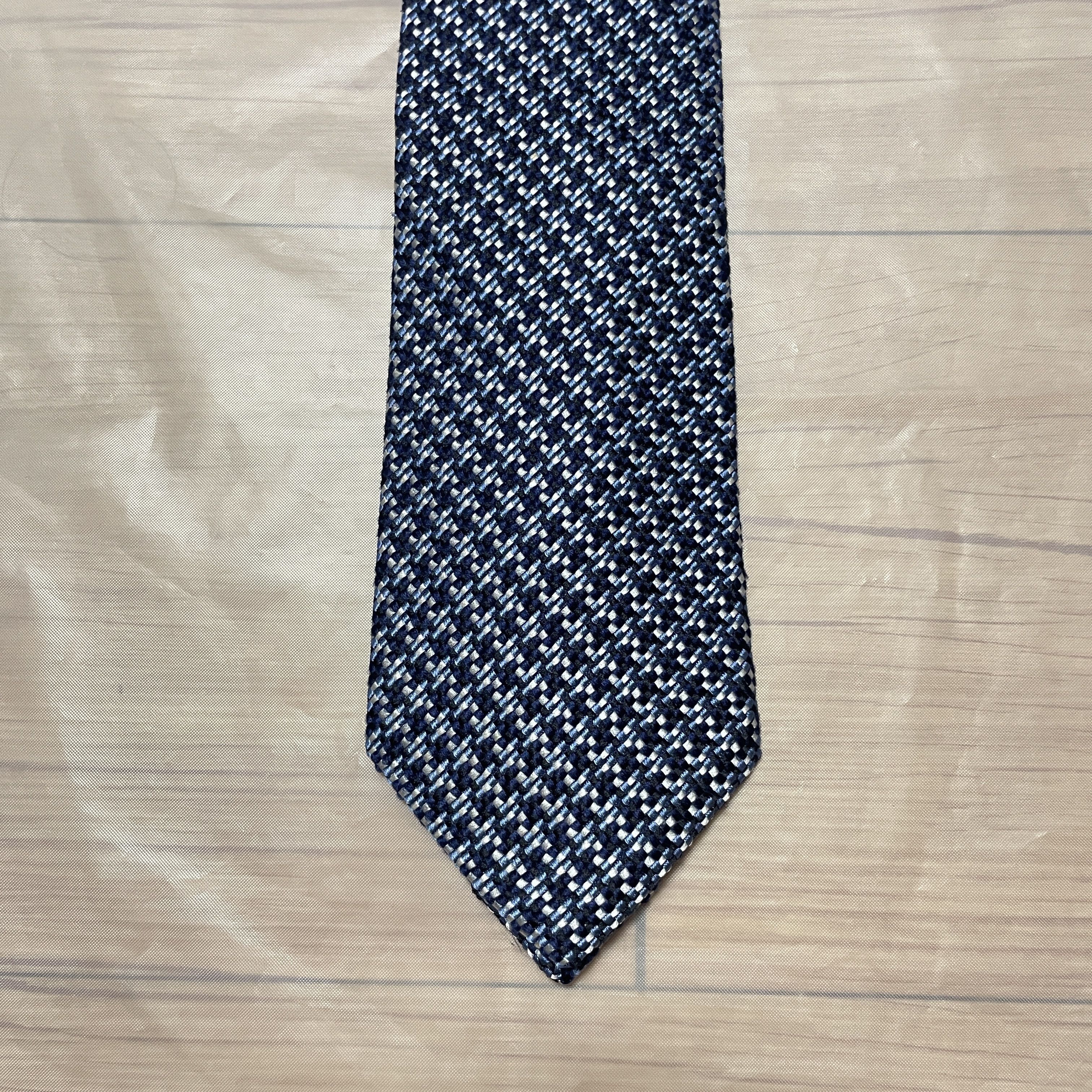 Drake's Michael J. Drake's Classic Tie | Grailed