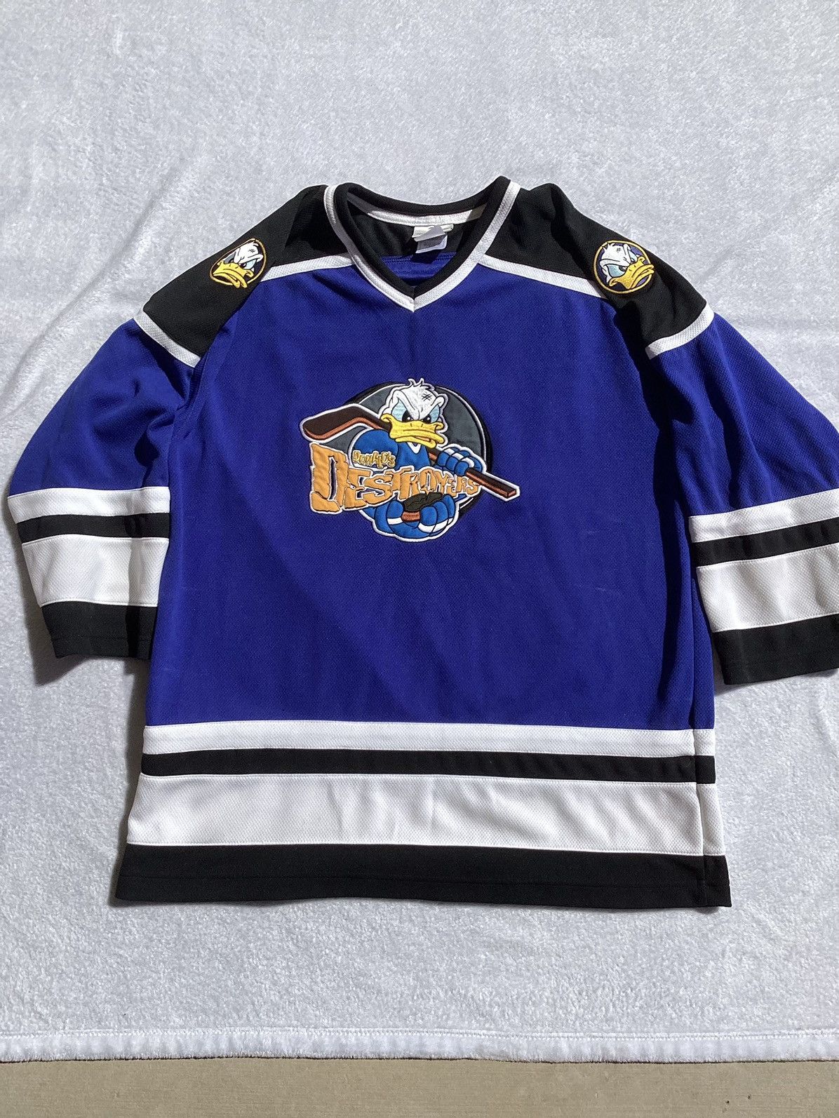 Disney × Streetwear × Vintage Vintage 1990s Donald’s destroyers adult ...