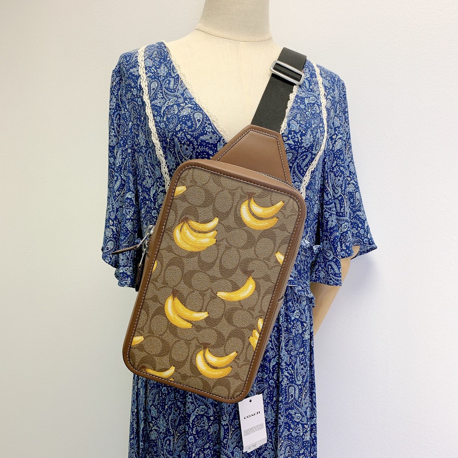 Coach Coach CR295 Sullivan Pack In Signature Canvas With Banana | Grailed