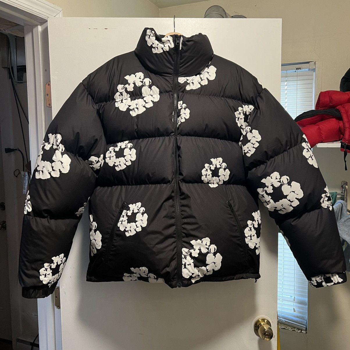 DENIM TEARS Denim Tears Cotton Wreath Puffer Jacket Black | Grailed