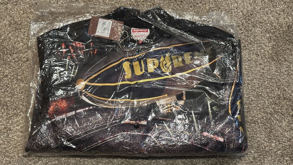 Mitchell & Ness × Supreme Supreme x Mitchell & Ness - Stadium “Blimp ...