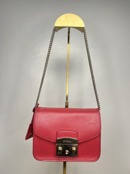 Furla FURLA 𝚁𝚎𝚍 𝙼𝚎𝚝𝚛𝚘𝚙𝚘𝚕𝚒𝚜 𝙼𝚒𝚗𝚒 𝙲𝚛𝚘𝚜𝚜𝚋𝚘𝚍𝚢 𝙱𝚊𝚐 | Grailed
