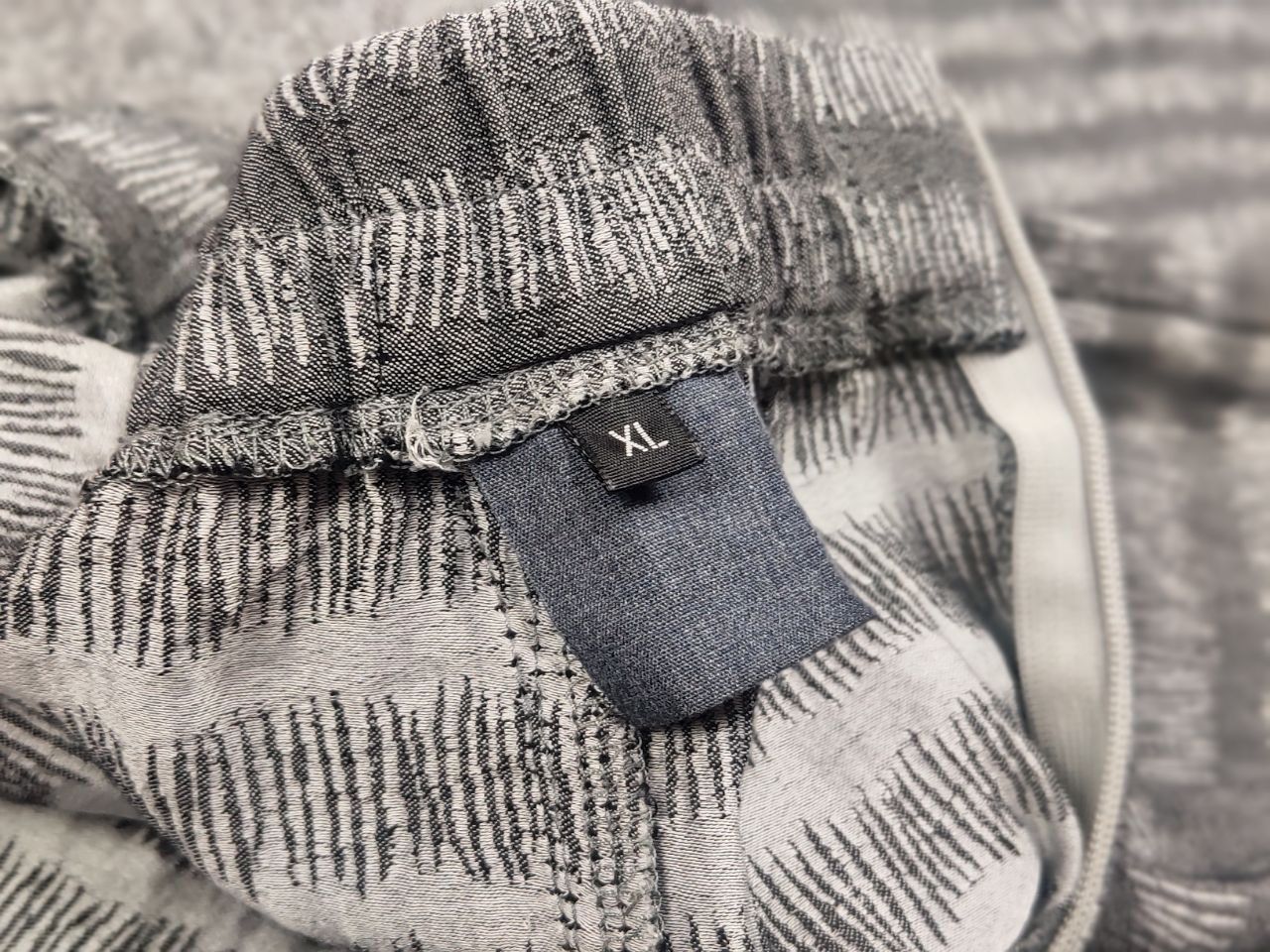 Avant Garde × Designer × Luxury Gudrun Grenz Design Gray Patern cropped ...