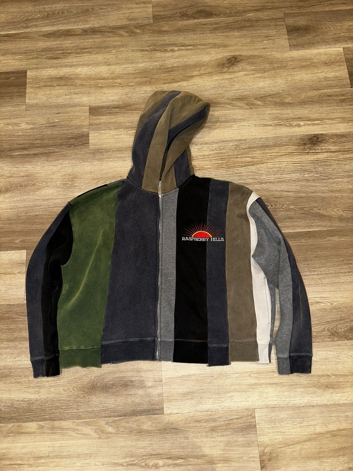 Vintage Gv Gallery Raspberry Hills Bonsai Zip Up Hoodie | Grailed