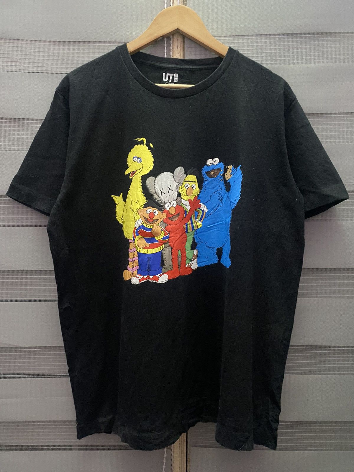 Cartoon Network × Kaws × Movie Y2K Kaws X Uniqlo Sesame Street T-Shirt ...