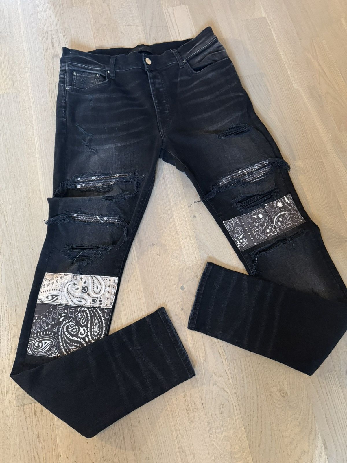 Amiri AMIRI jeans STUDY TAPE MEASUREMENTS CAREFULLY TO SEE HOW FIT ...