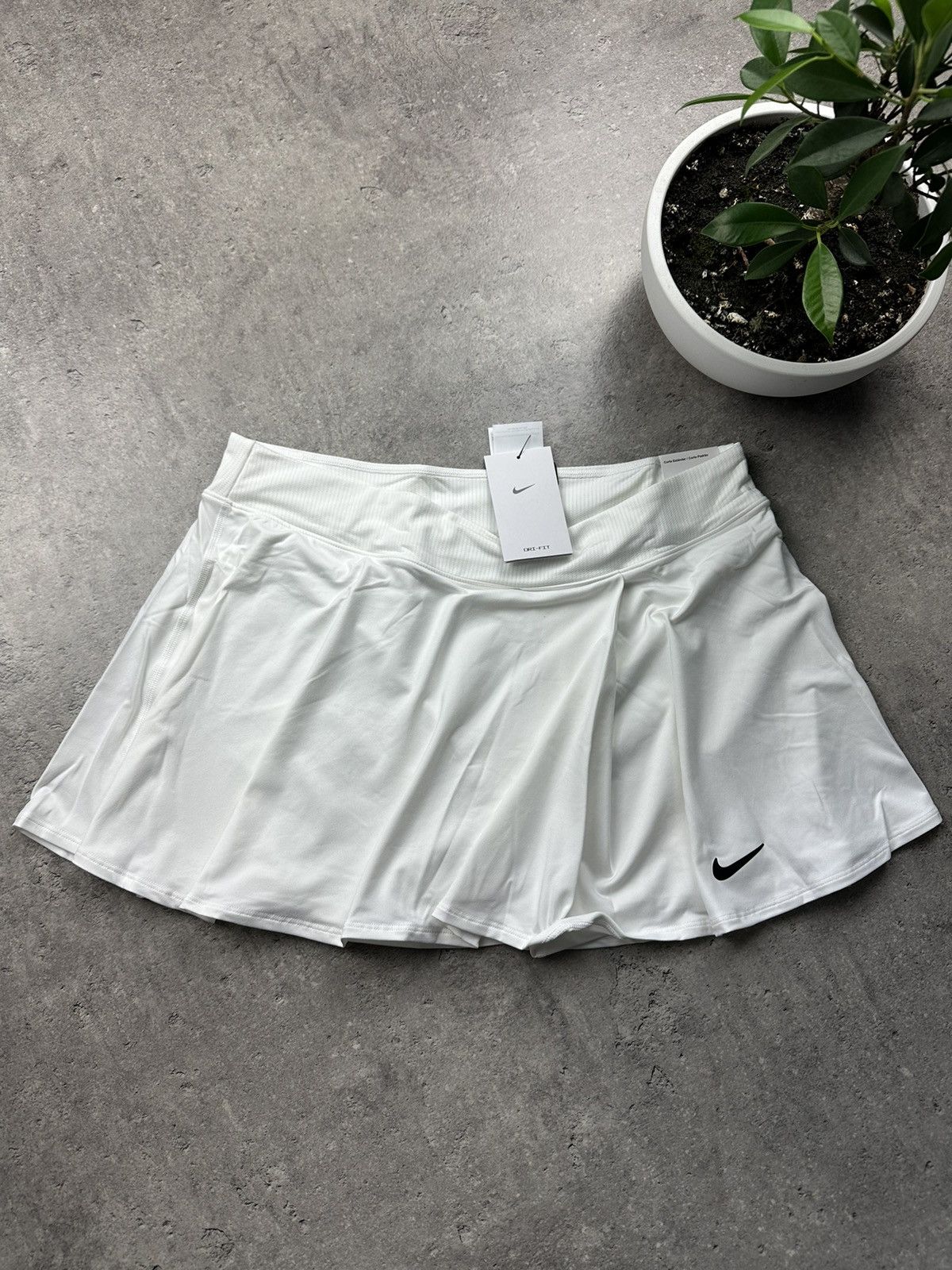 Nike Nike court tenis advantage black logo, skirt and shorts | Grailed