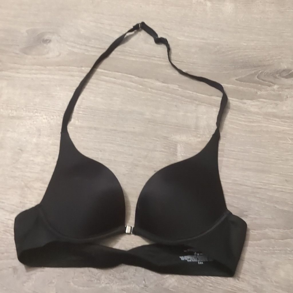 Victoria's Secret Victoria's secret plunge wired push up halter bra ...