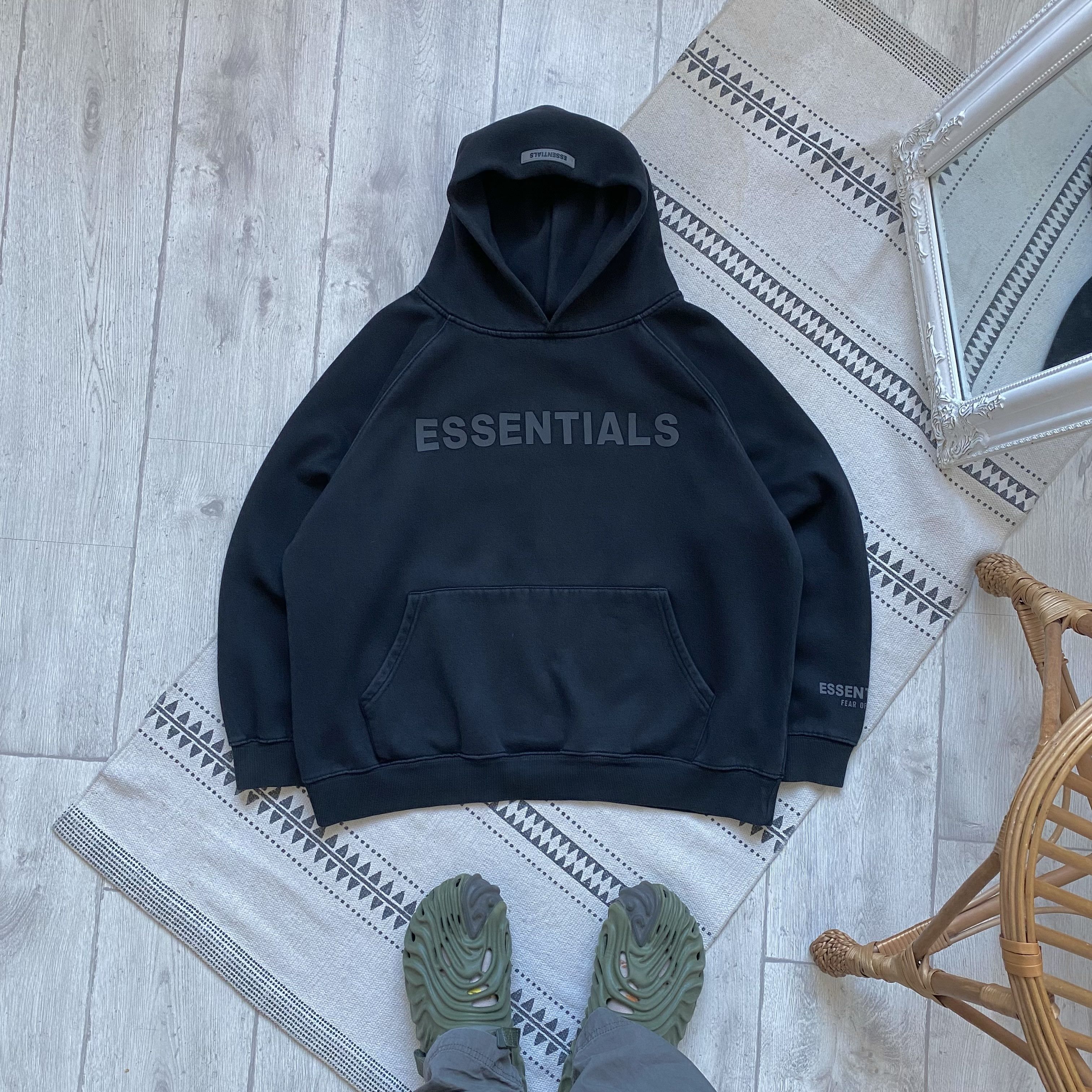 Essentials × Fear of God Fear of God Essential Boxy hoodie cropped ...