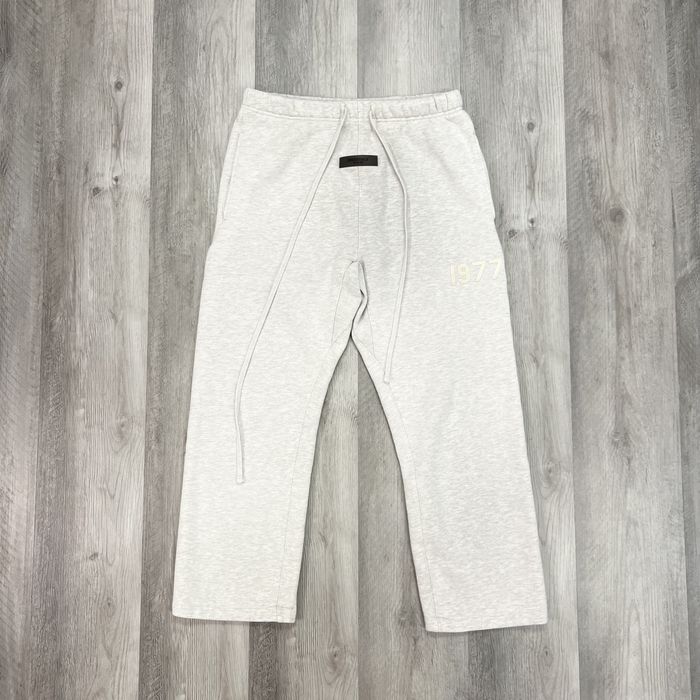 Fear of God Fear of God FOG Essentials 1977 Light Oatmeal Sweatpants S ...