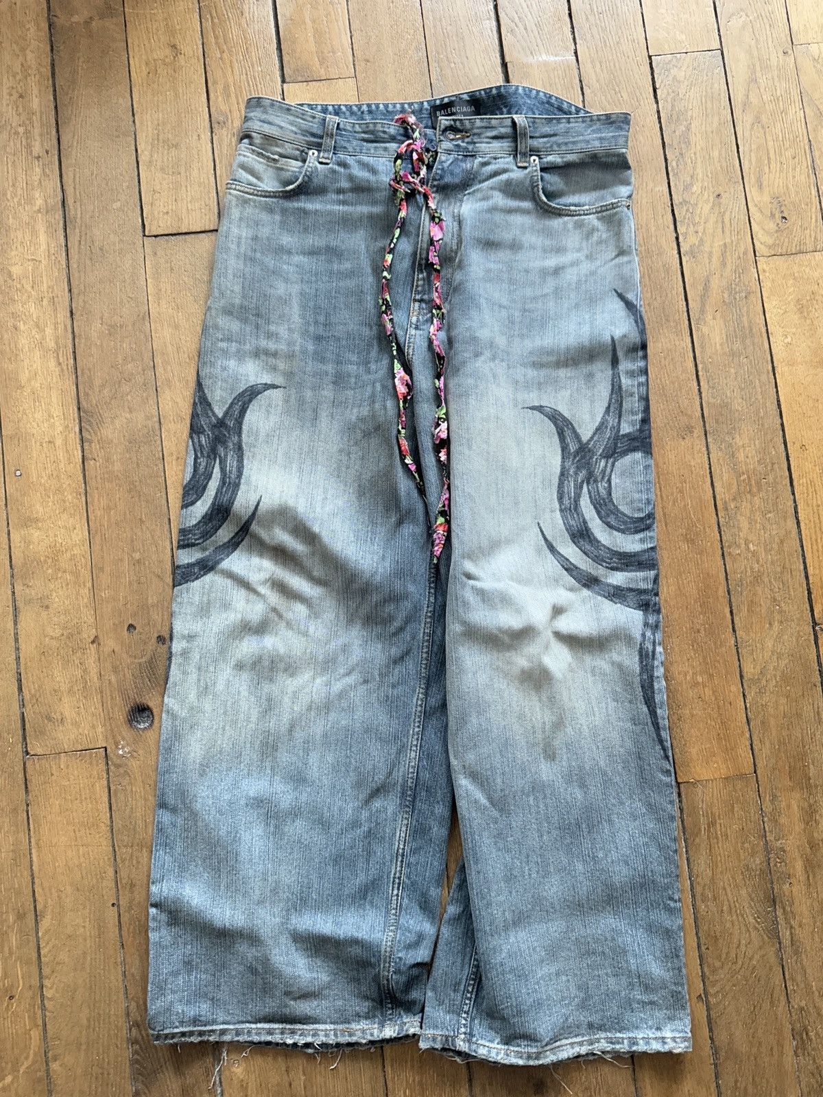 Balenciaga Balenciaga MEN'S Y2K STRETCHED KNEE BAGGY PANTS | Grailed