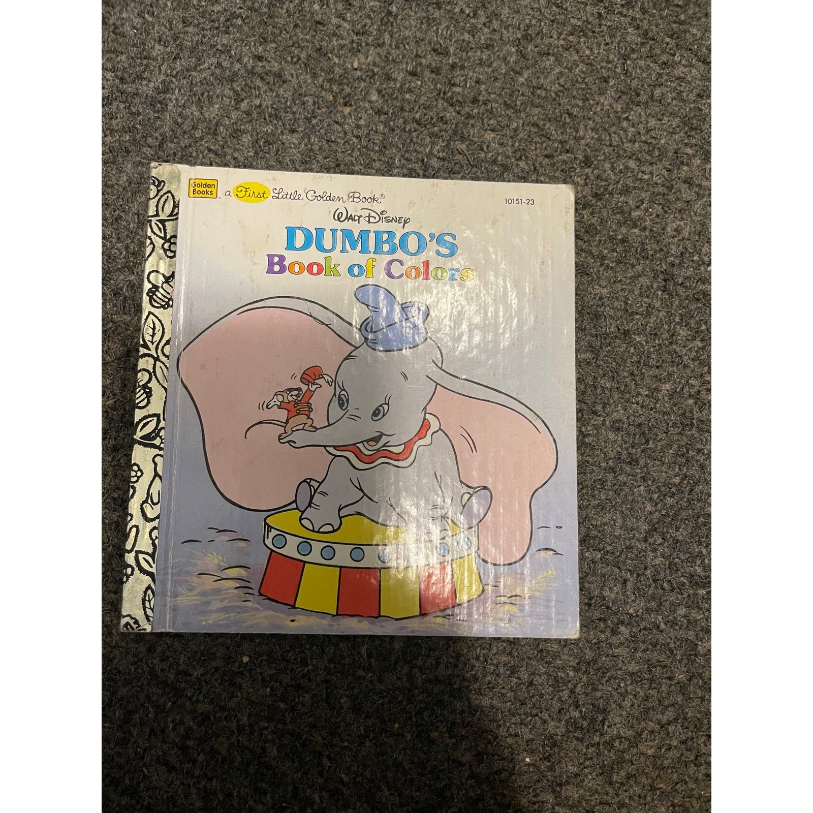 Disney Vintage Disney’s Dumbo book | Grailed