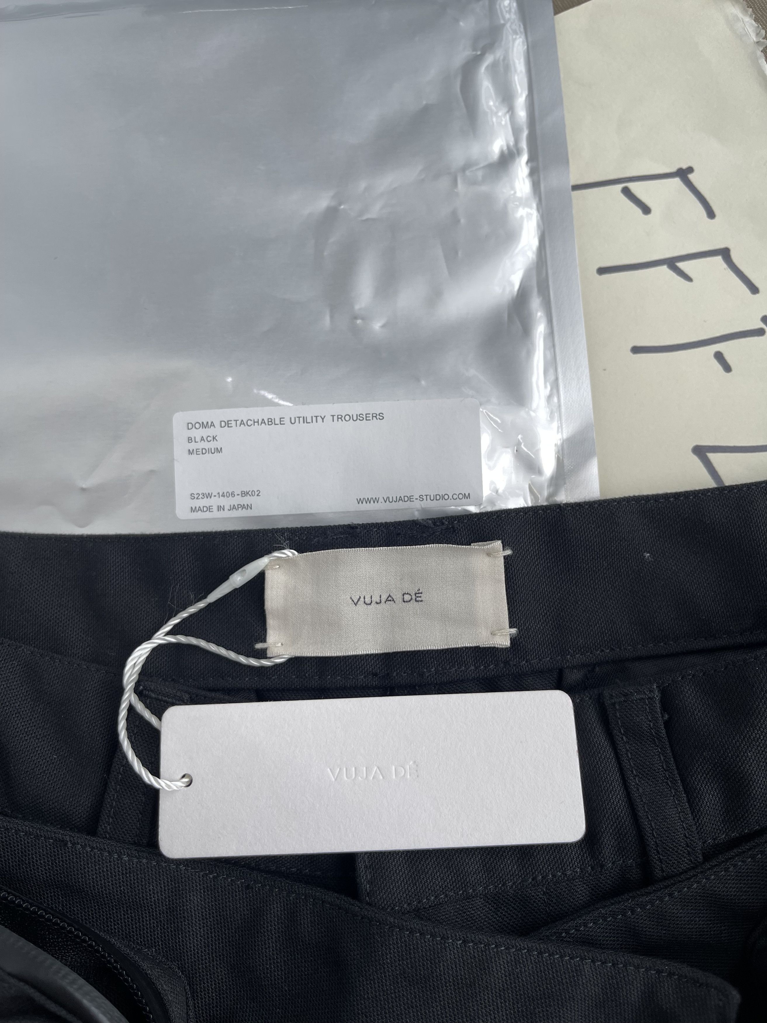 Vuja De VUJADE DOMA DETACHABLE UTILITY TROUSERS IN BLACK Vuja De VUJADE DOMA DETACHABLE UTILITY TROUSERS IN BLACK