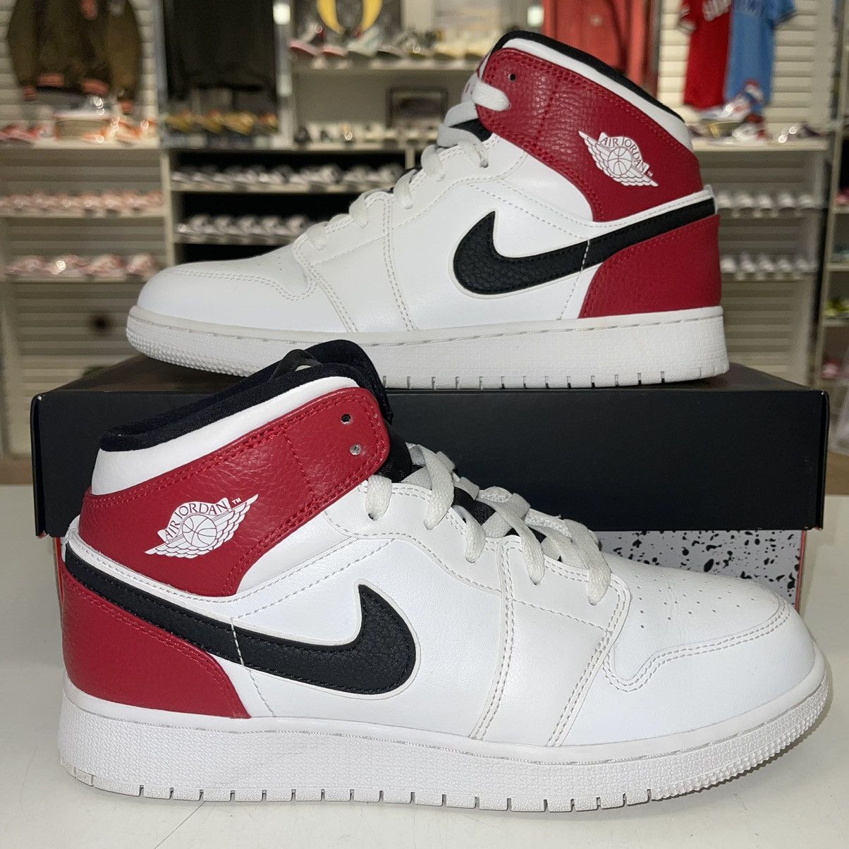 Jordan Brand Air Jordan 1 Mid GS ‘Chicago’ - LIGHTLY WORN WITHOUT BOX ...