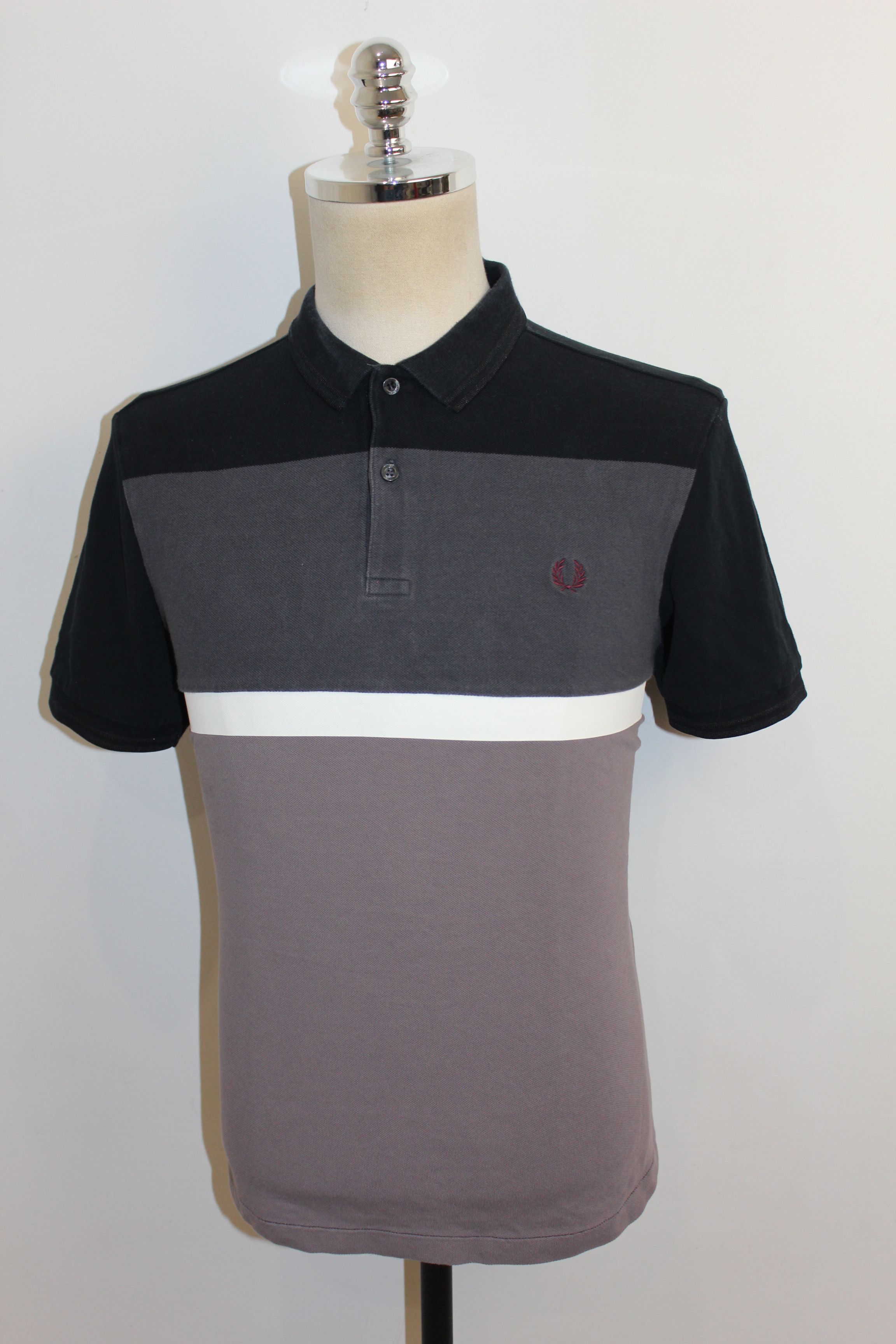 Fred Perry Men's FRED PERRY Short Sleeve Grey Polo Shirt | Grailed