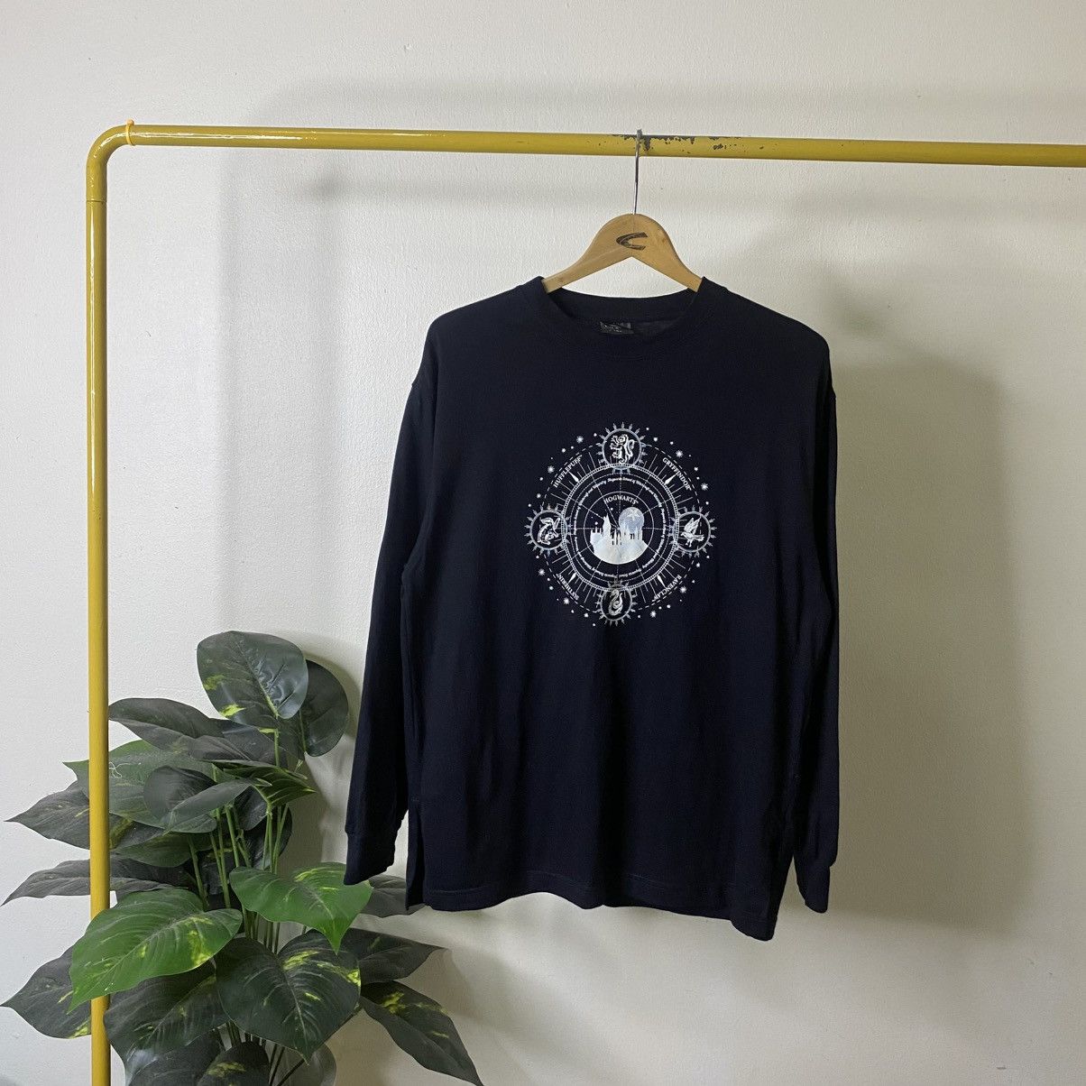 GU Harry Potter Wizarding World Hogwarts Collaboration LS Tee | Grailed