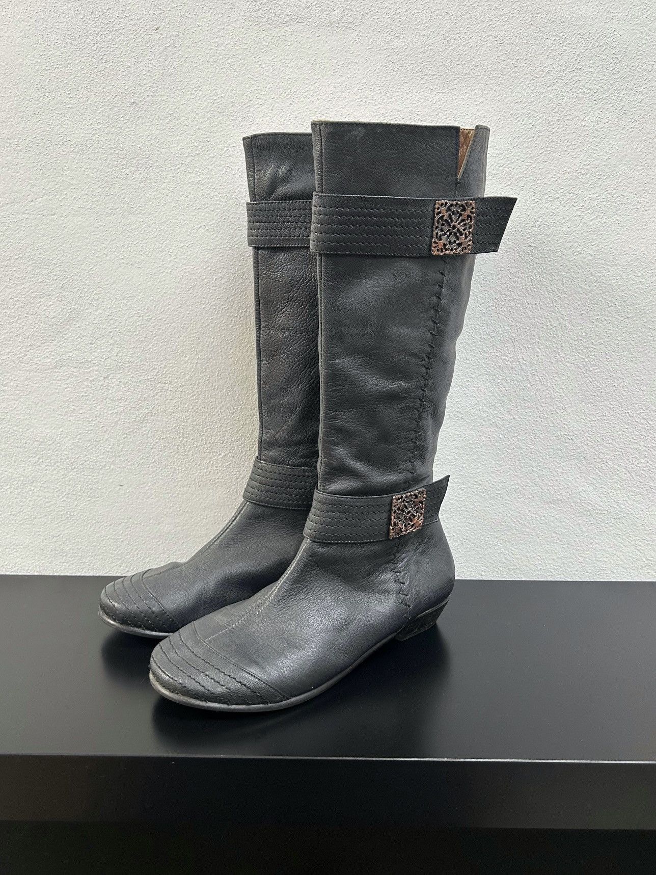Avant Garde × Vintage Insane vintage grey biker boxing boots | Grailed