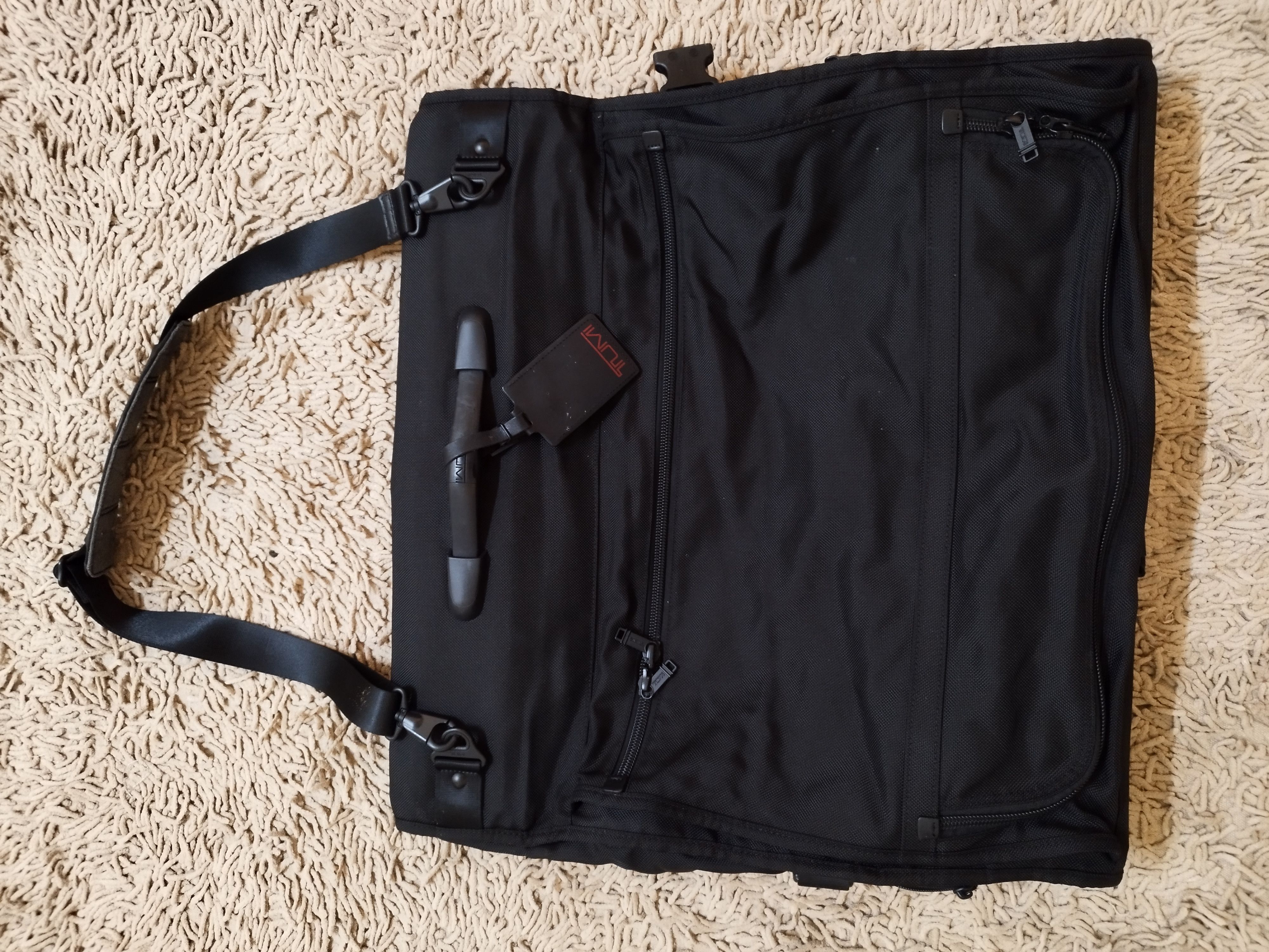 Tumi Tumi alpha classic garment | Grailed