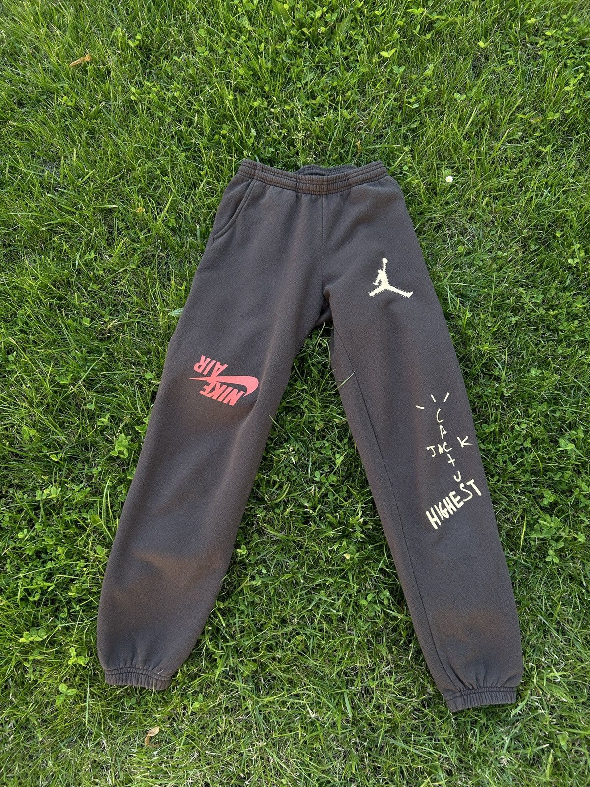 Jordan Brand × Travis Scott Travis Scott Jordan Cactus Jack jogging ...