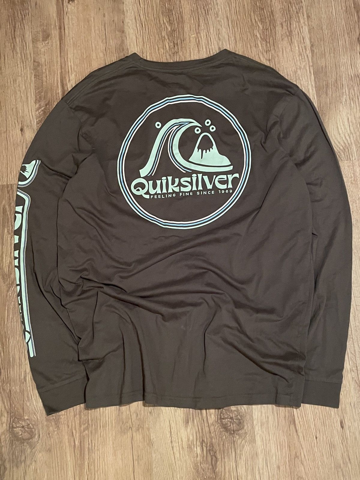 Vintage QuickSilver Vintage Surf Style Long Sleeve Big Central Logo ...