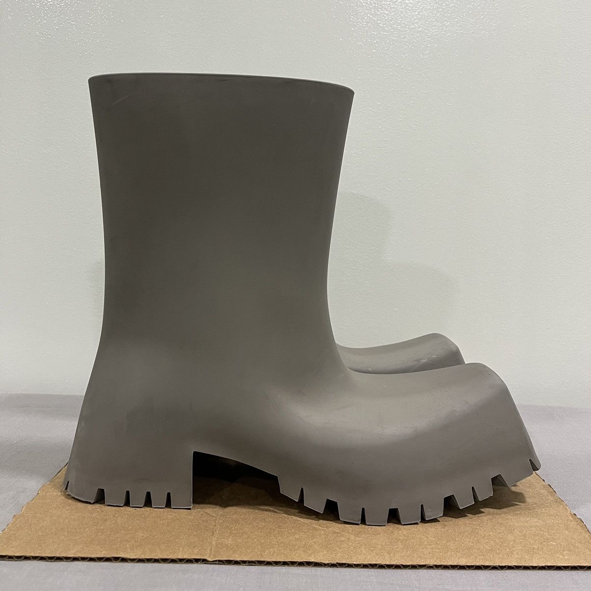 Balenciaga Trooper Block-Heel Rubber Boot Grey | Grailed
