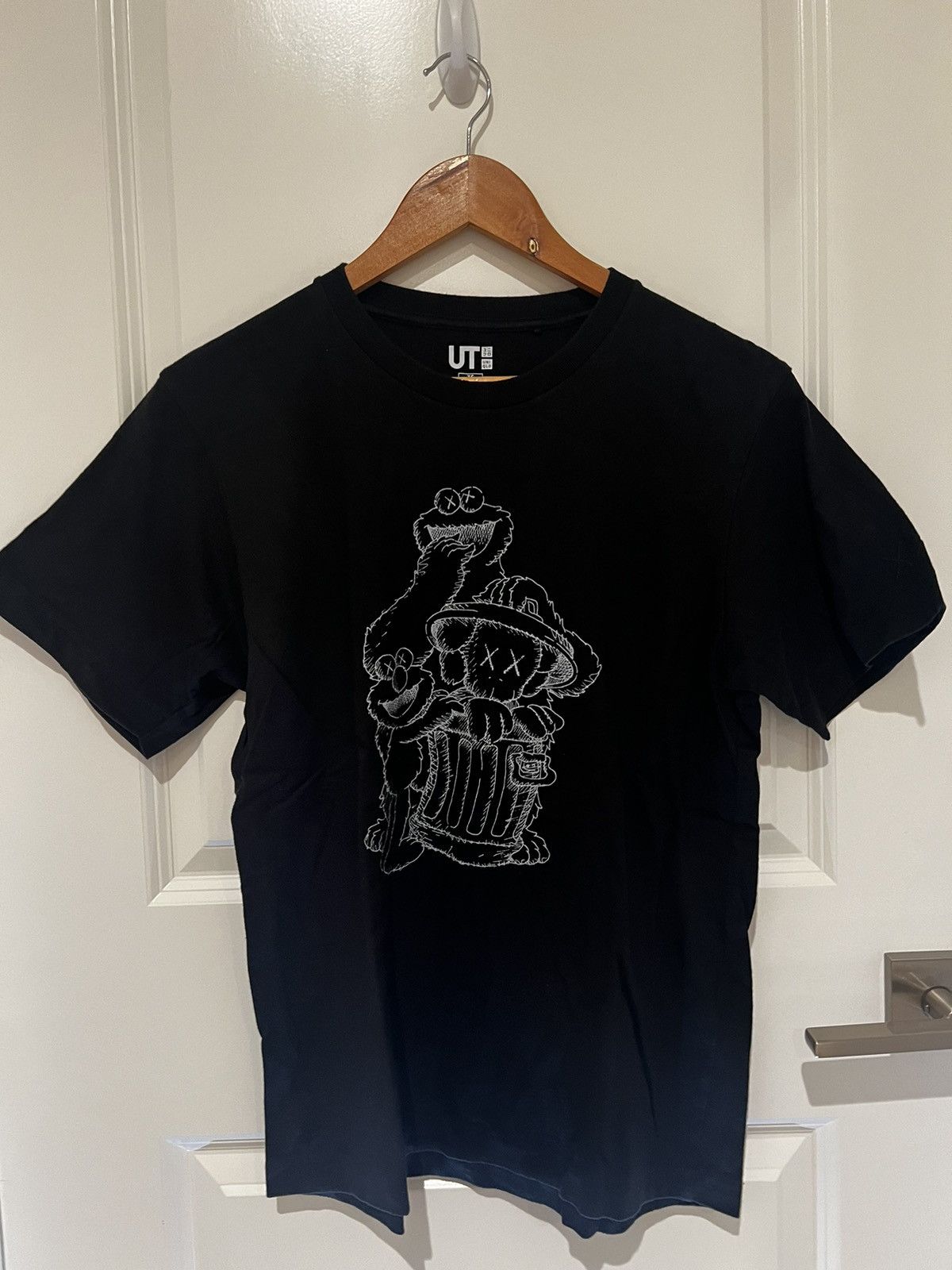 Kaws × Uniqlo KAWS x Uniqlo x Sesame Street Companion Trash Can Outline ...