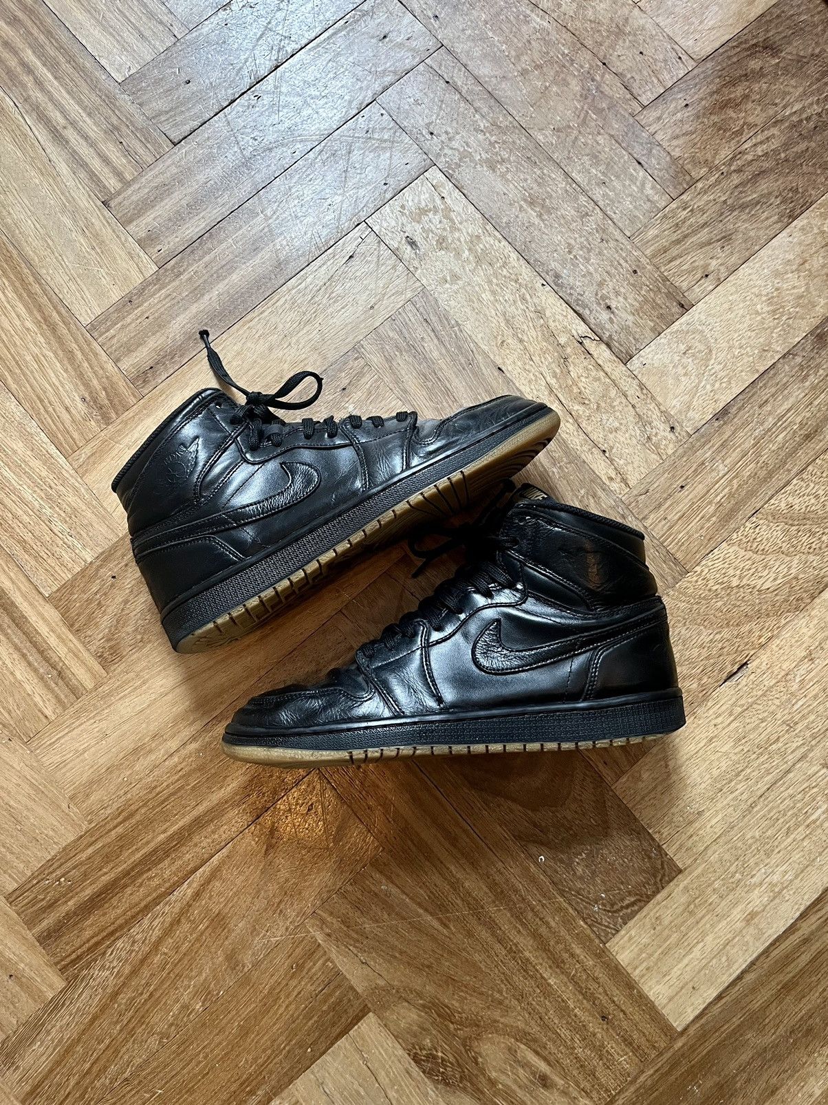 Nike nike Jordan retro black gum | Grailed