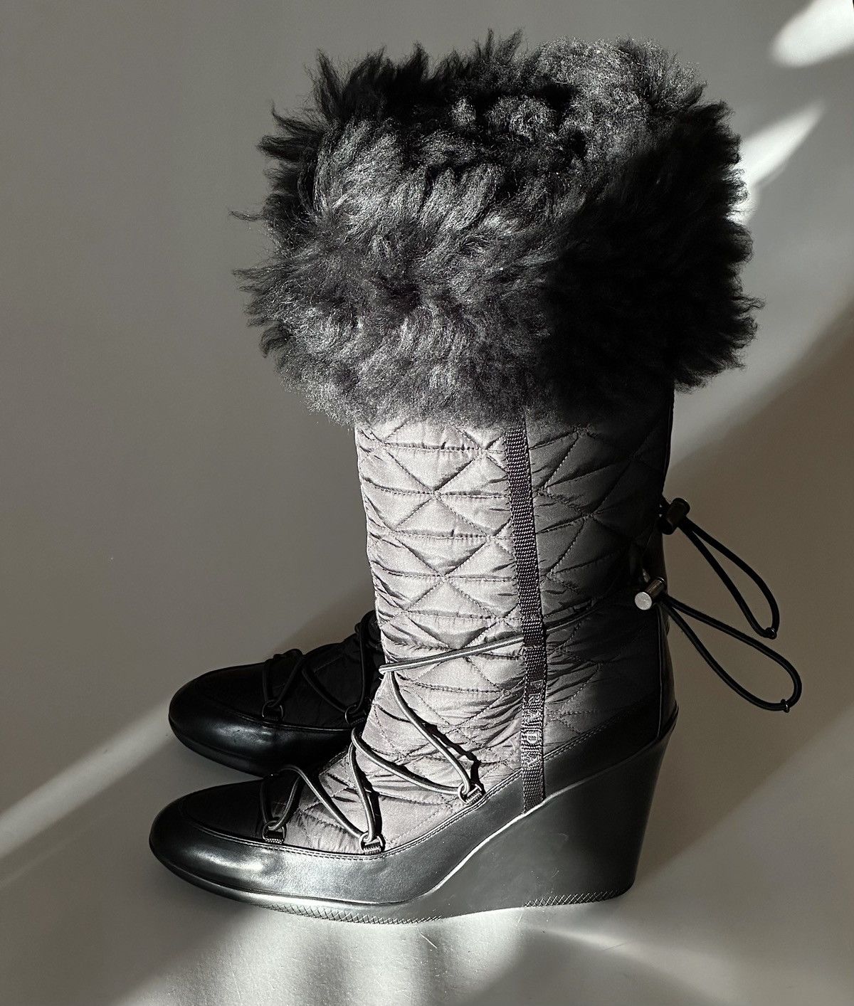 Prada × Streetwear × Vintage *sz39.5*PRADA 2000s Fur Padded Logo Boots ...