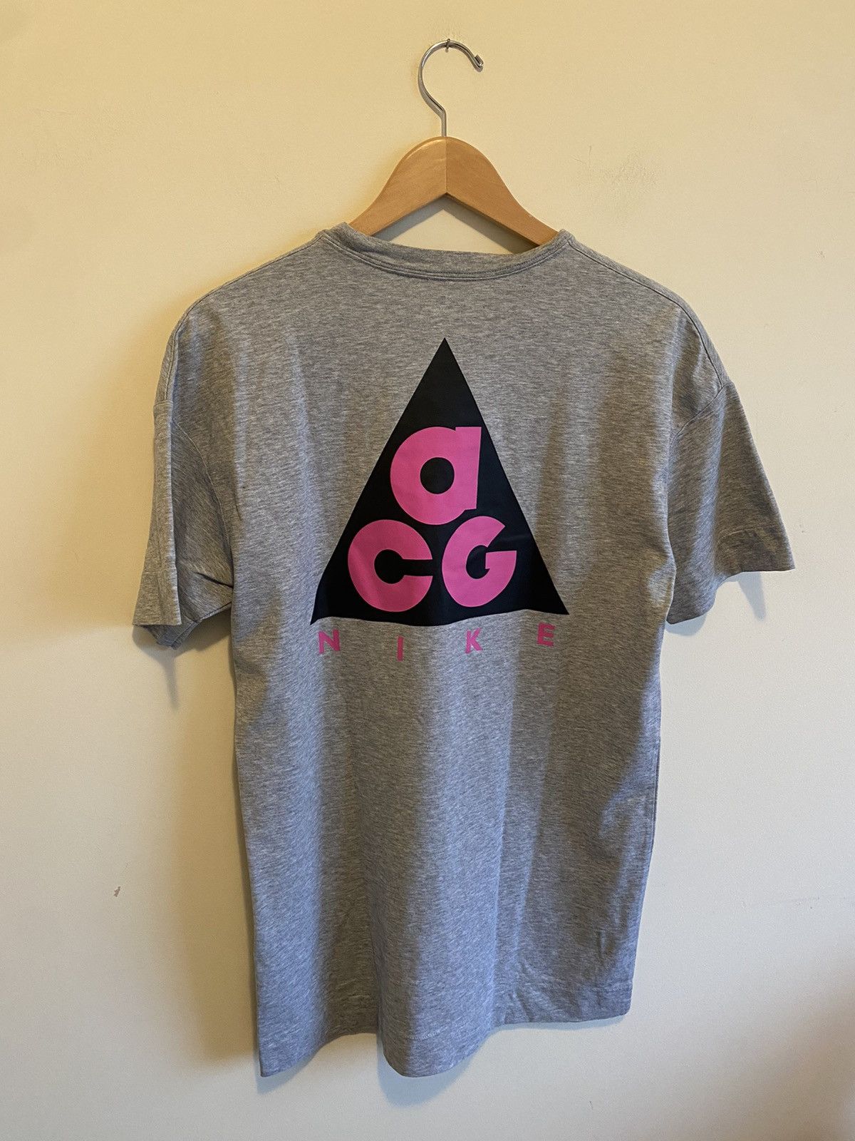 Nike × Nike ACG × Streetwear Nike ACG archive big pink logo t-shirt ...